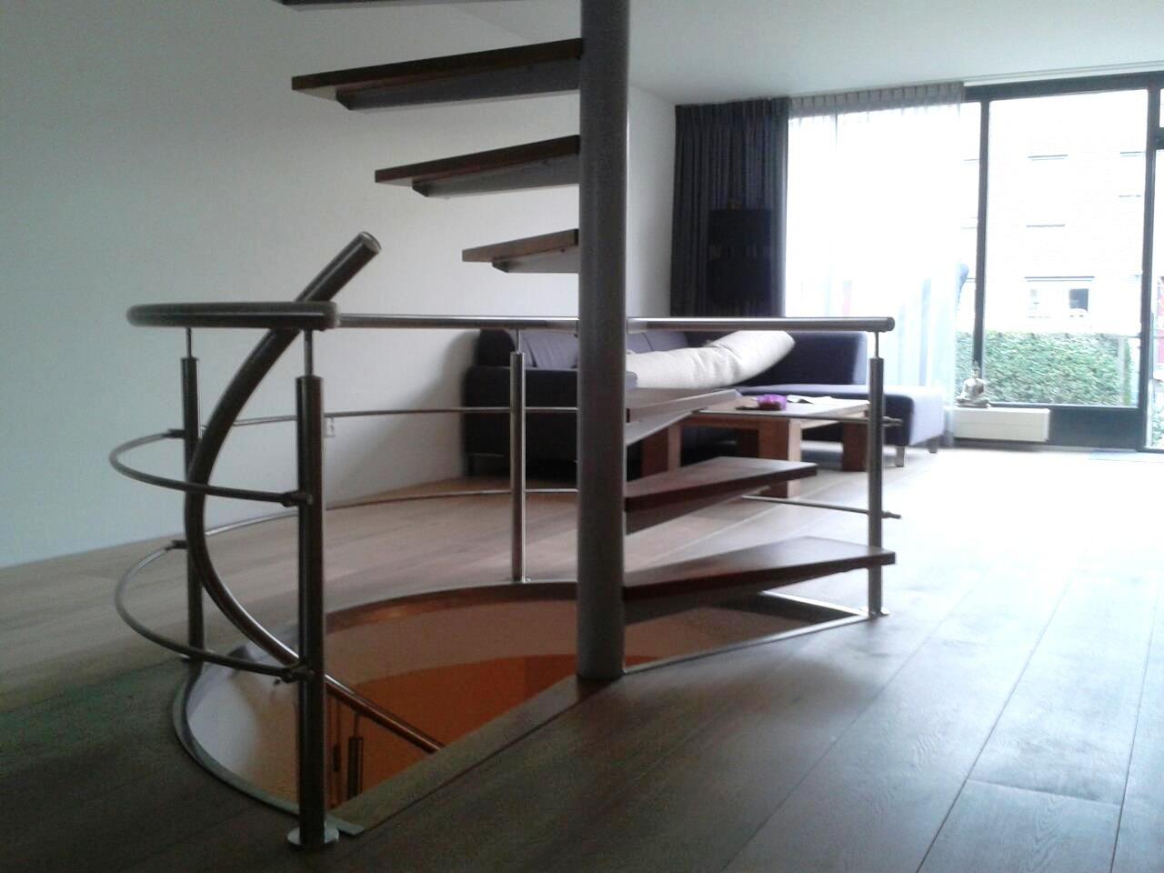 Ontdek elegantie en veiligheid met onze unieke balustrades en ...